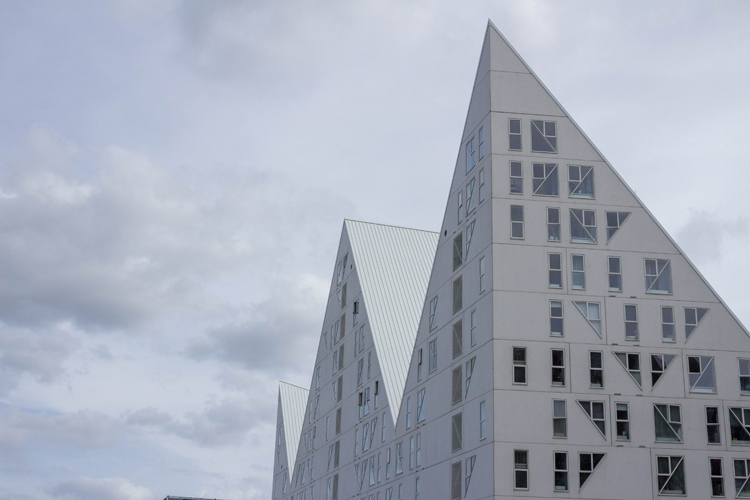 Aarhus docklands – watersport fun and avantgarde architecture – map on ...